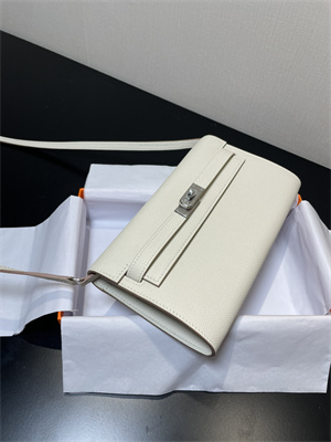 Kelly Classique To Go wallet Epsom Leather Silver Tone Metal In Craie ...