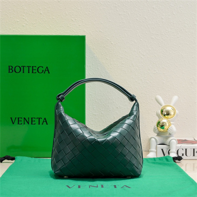 BV Mini Wallace Shoulder Bag In Soft Calfskin Leather Emerald Green ...